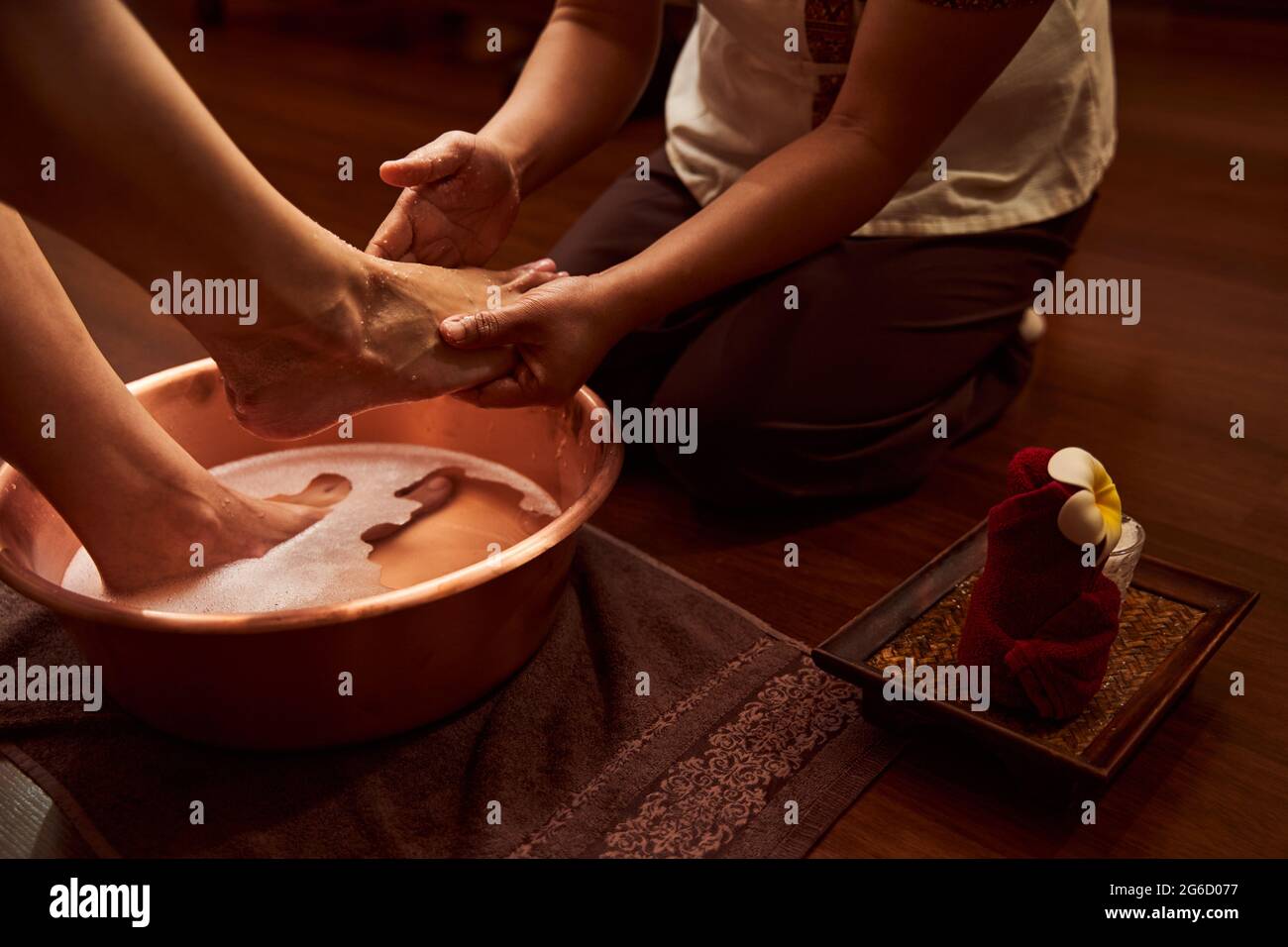 Scrubing hi-res stock photography and images - Alamy