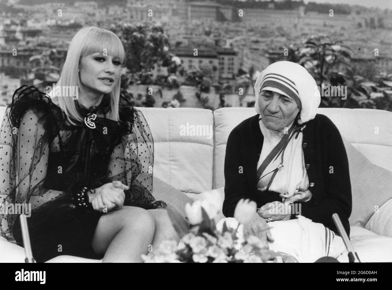 ** SPECIAL FEE ** MARIA TERESA DI CALCUTTA WITH RAFFAELLA CARRA '(ROME ...