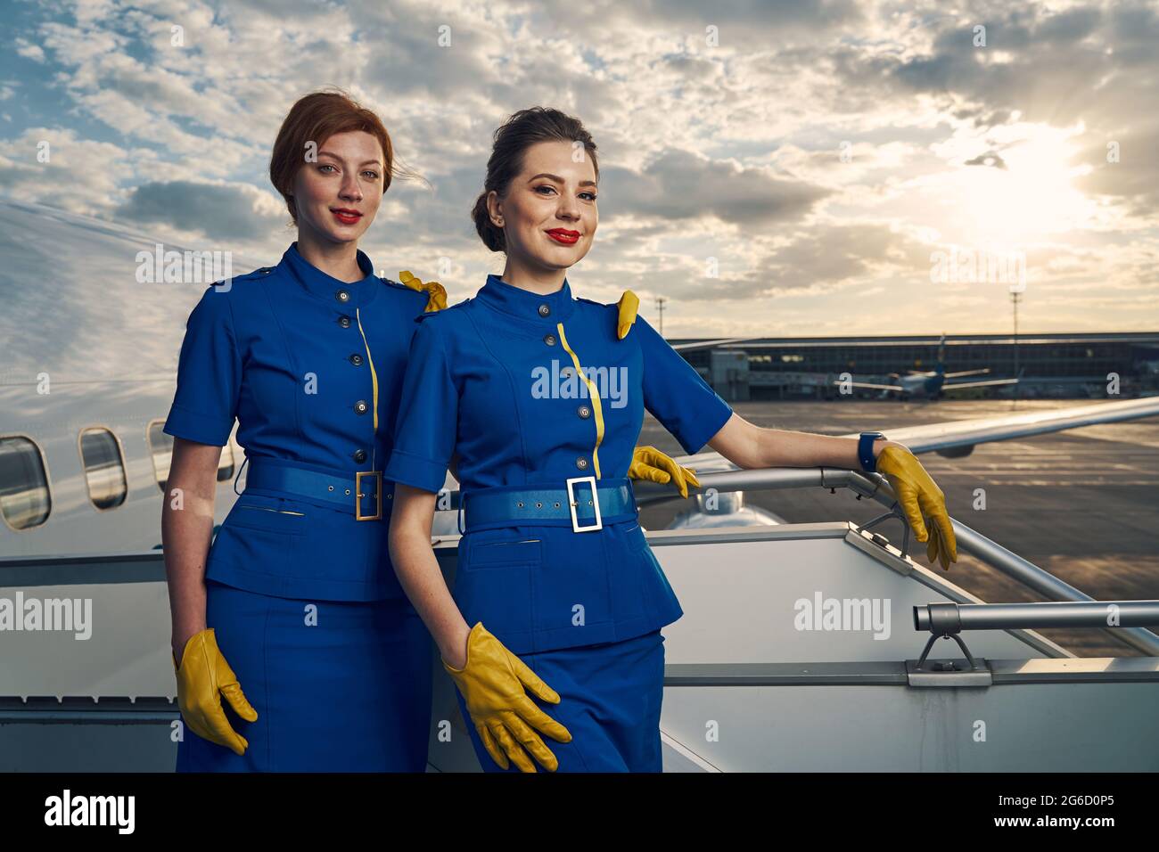 Airplane aeroplane hostesses hi-res stock photography and images - Alamy