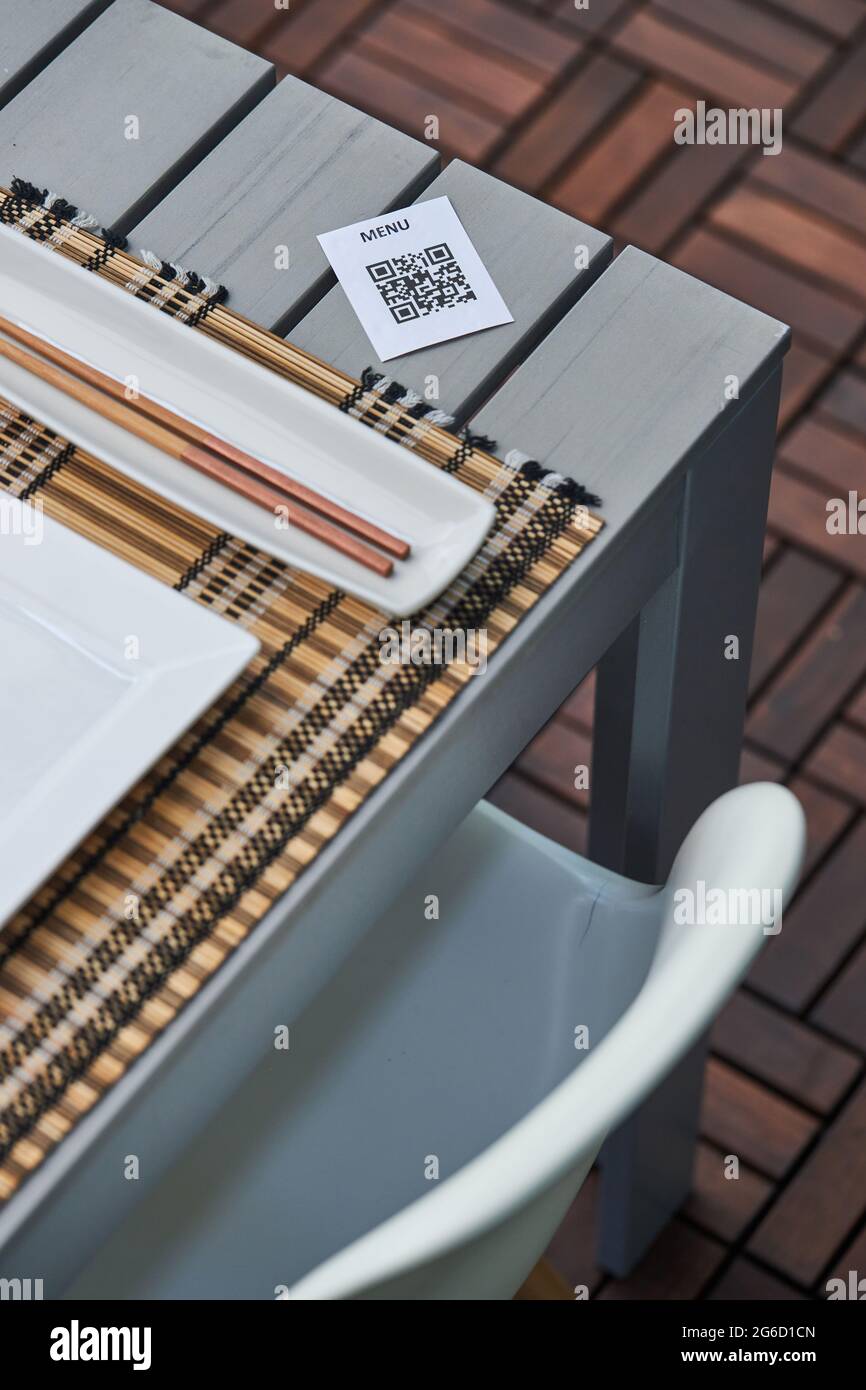 Qr code paper hi-res stock photography and images - Alamy