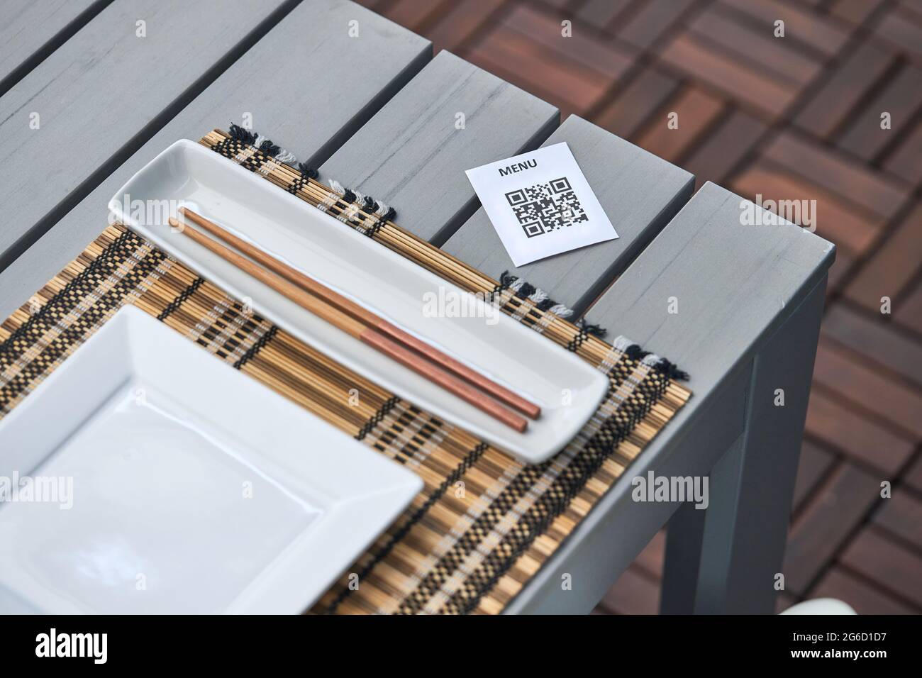 Qr code paper hi-res stock photography and images - Alamy