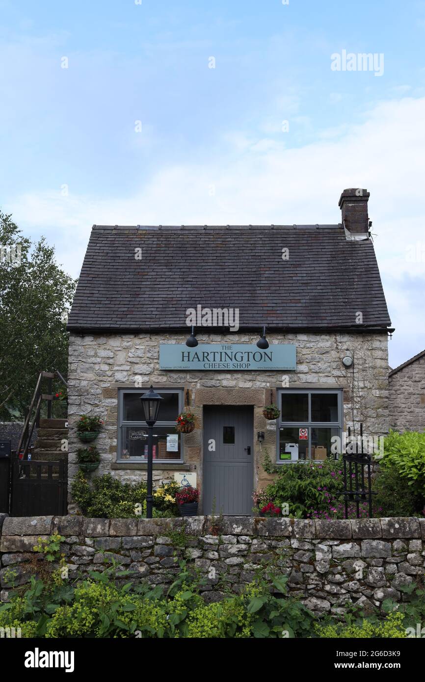 Hartington peak district derbyshire hi-res stock photography and images ...