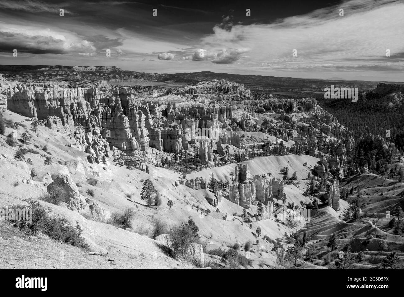 Bryce national park rock formation Black and White Stock Photos ...