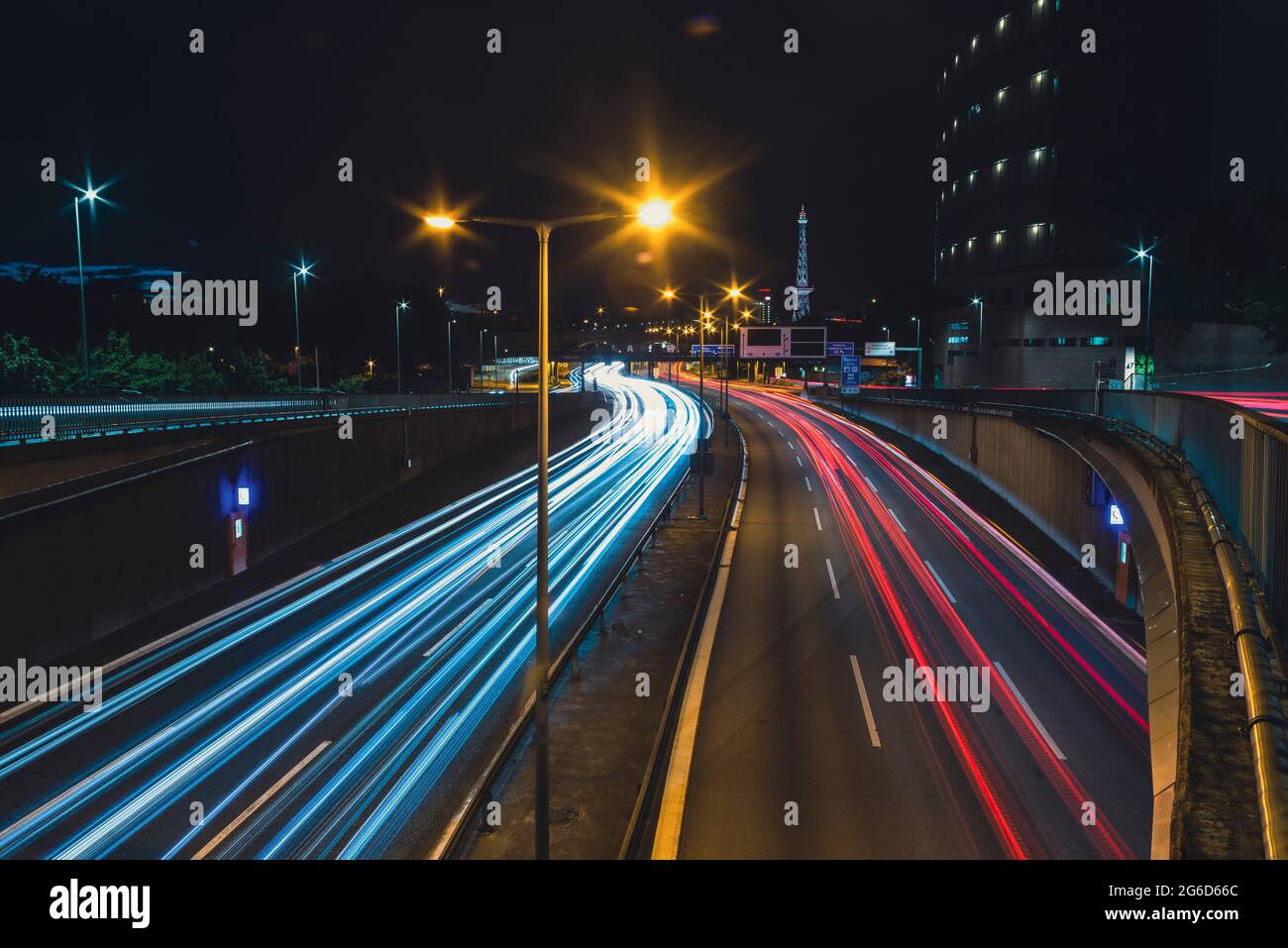 Autobahn 100 in the direction of Messedamm Berlin at night with ...