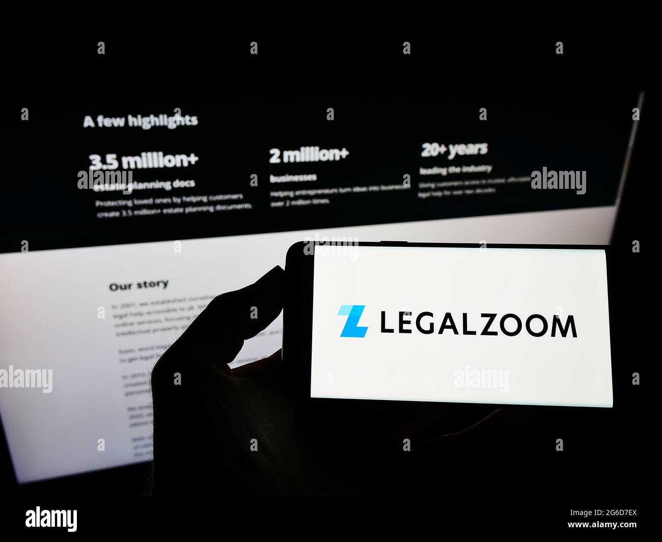 Legalzoom logo hi-res stock photography and images - Alamy