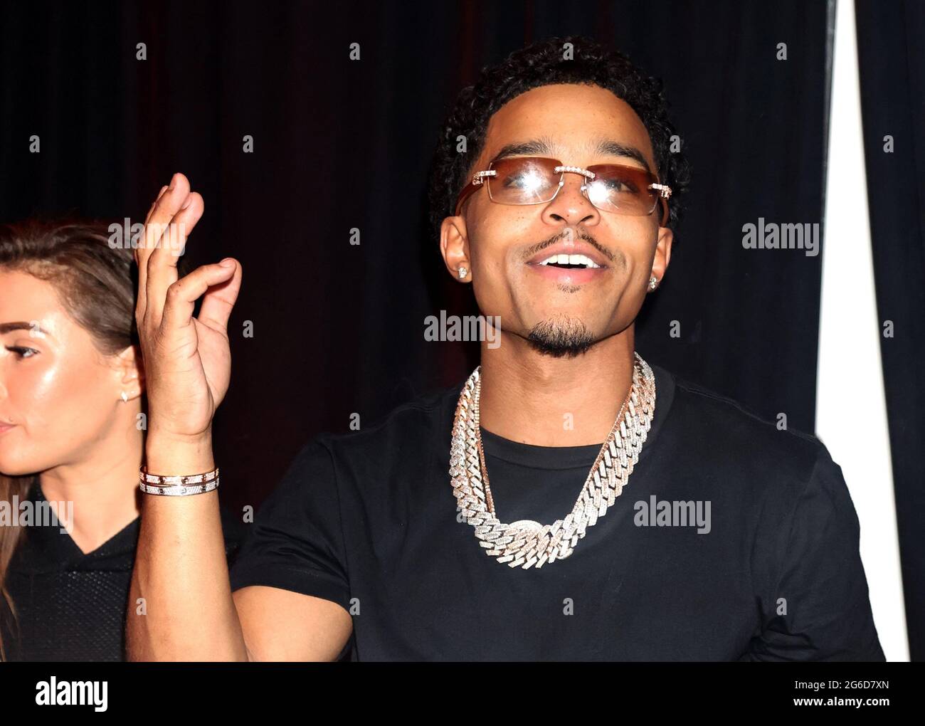 Justin dior combs hi-res stock photography and images - Alamy