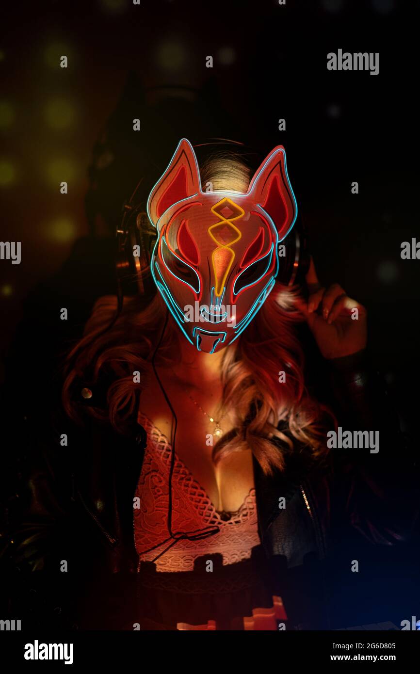 Creative fox hi-res stock photography and images - Alamy