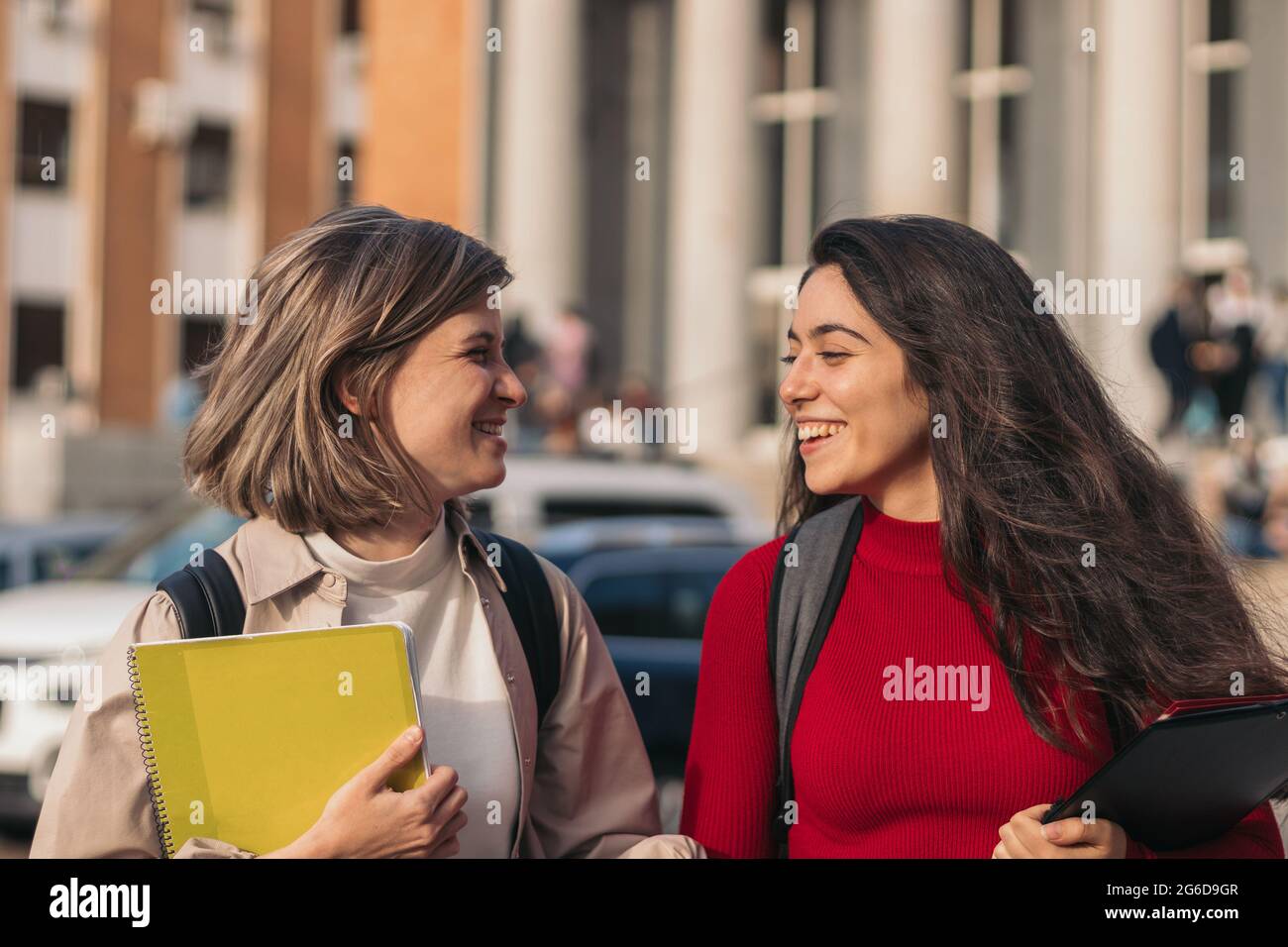 Teenager students going to school hi-res stock photography and images ...