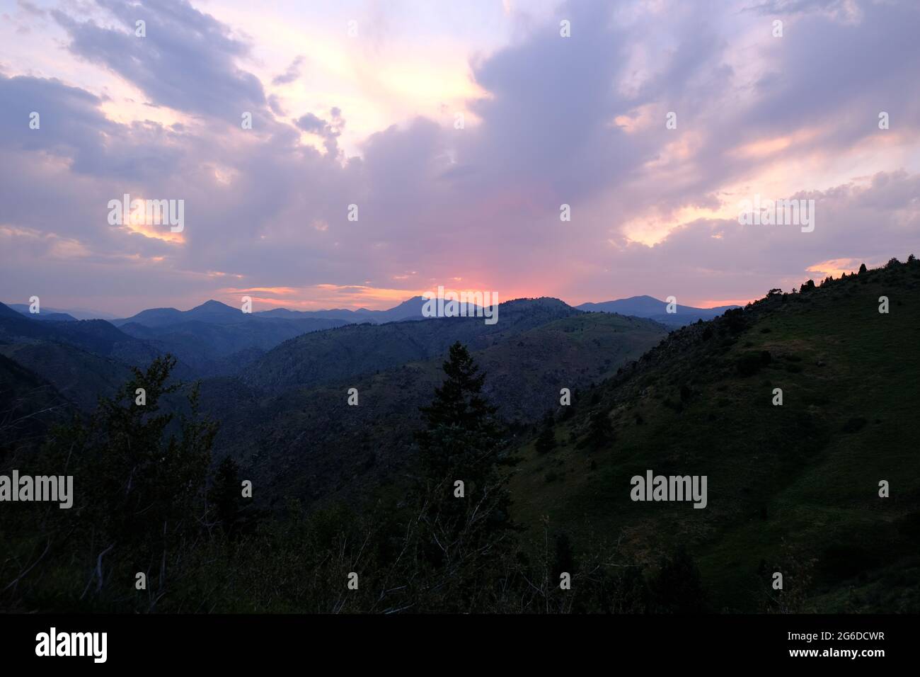 Beautiful golden view hi-res stock photography and images - Alamy