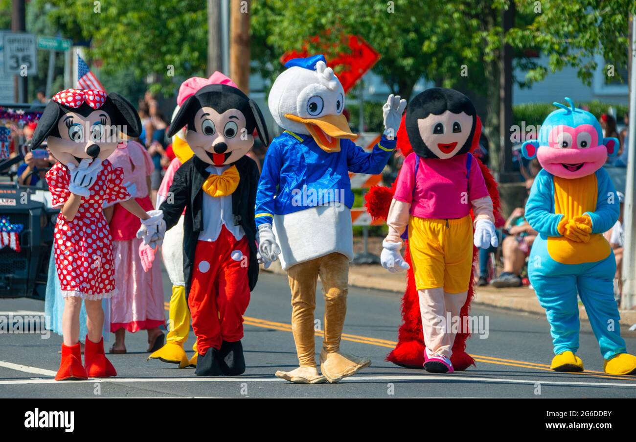Parades at disney hi-res stock photography and images - Alamy