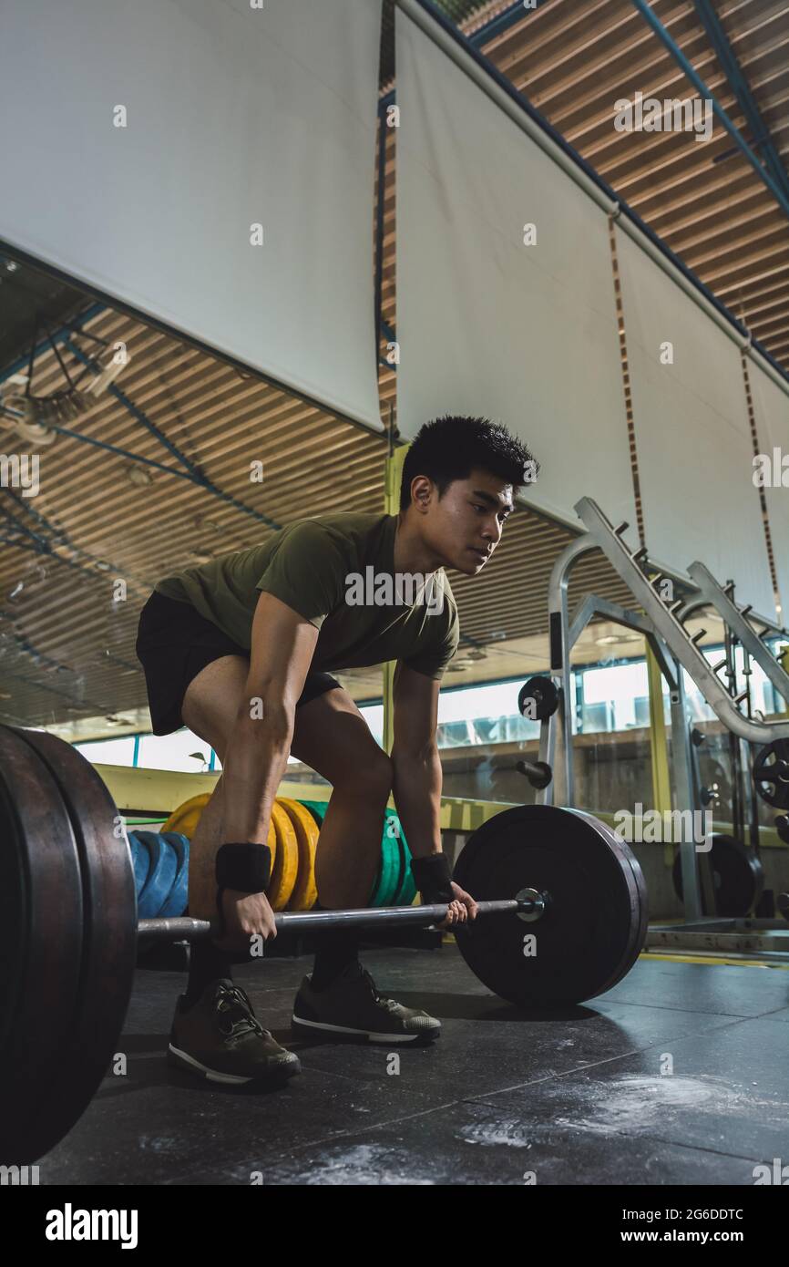 Asian weightlifter hi-res stock photography and images - Alamy