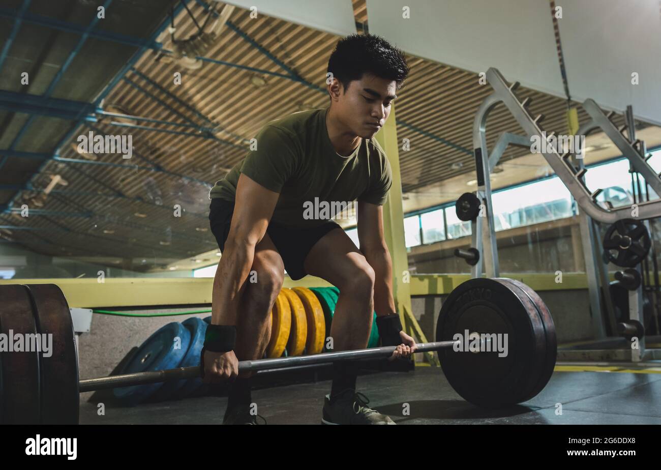 Asian weightlifter hi-res stock photography and images - Alamy