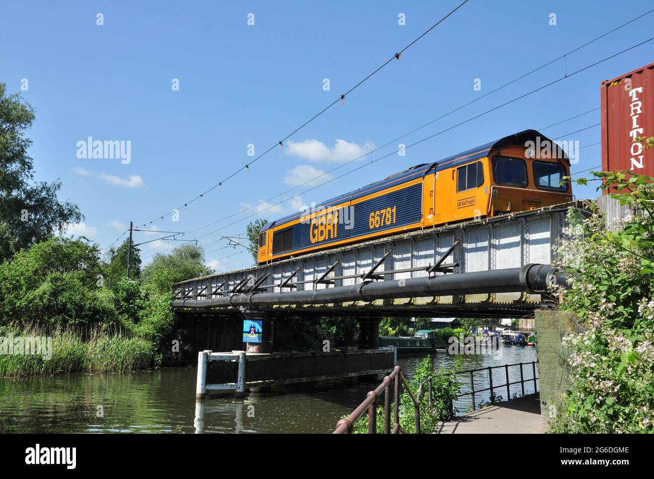 Gb railfreight cargo train hi-res stock photography and images - Alamy