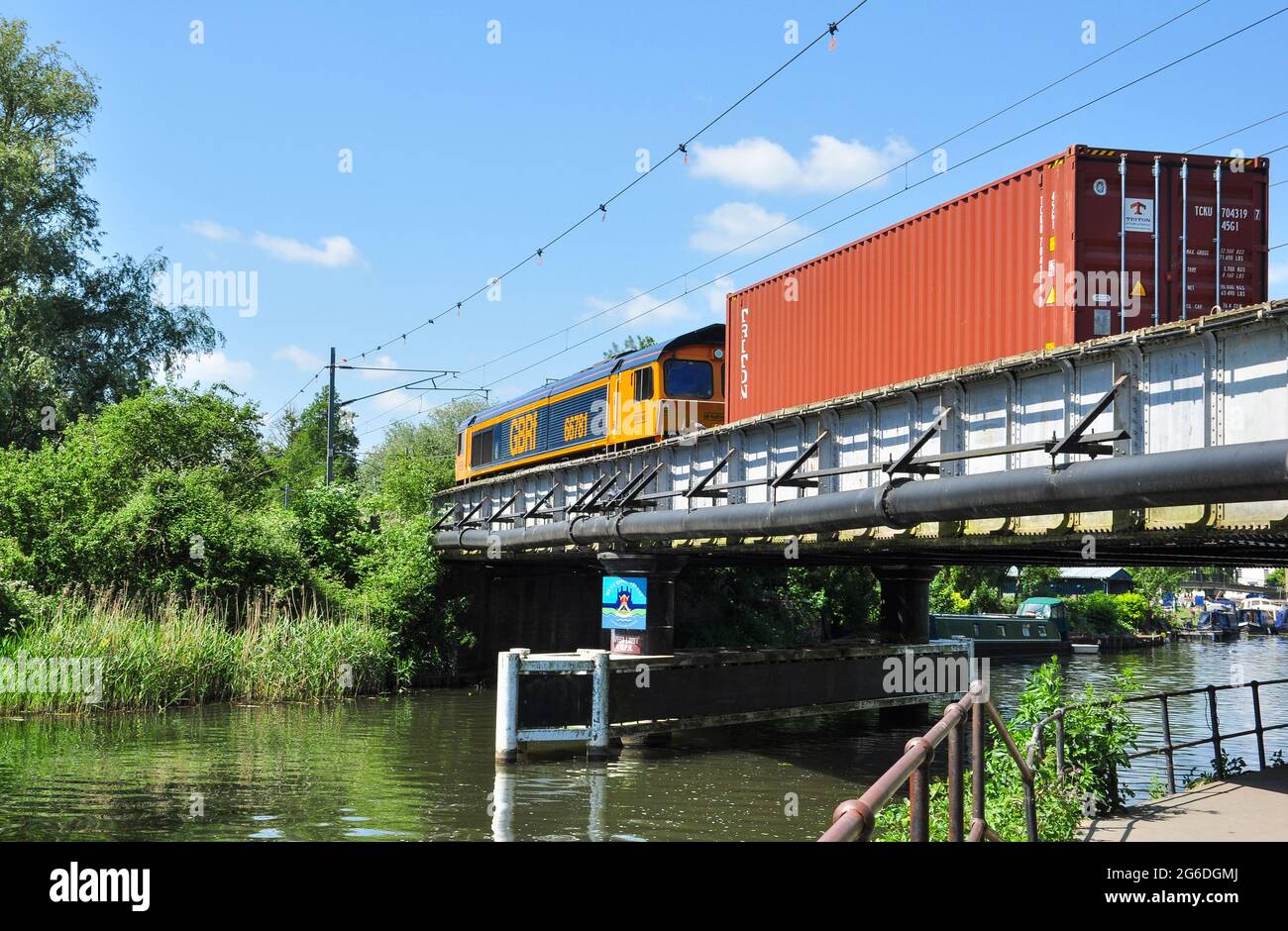 Gb railfreight cargo train hi-res stock photography and images - Alamy