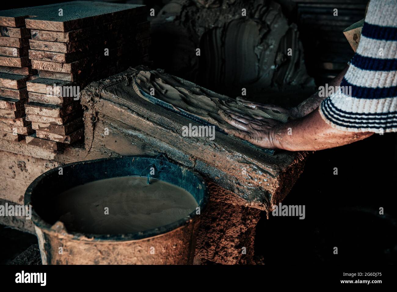 Female potter work process creating hi-res stock photography and images ...