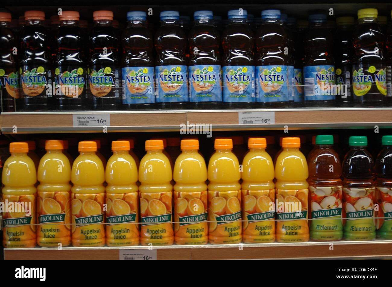 Nestea ad alkolini cold drink on sale Copenhagen Denmark Oct. 24,2005 ...