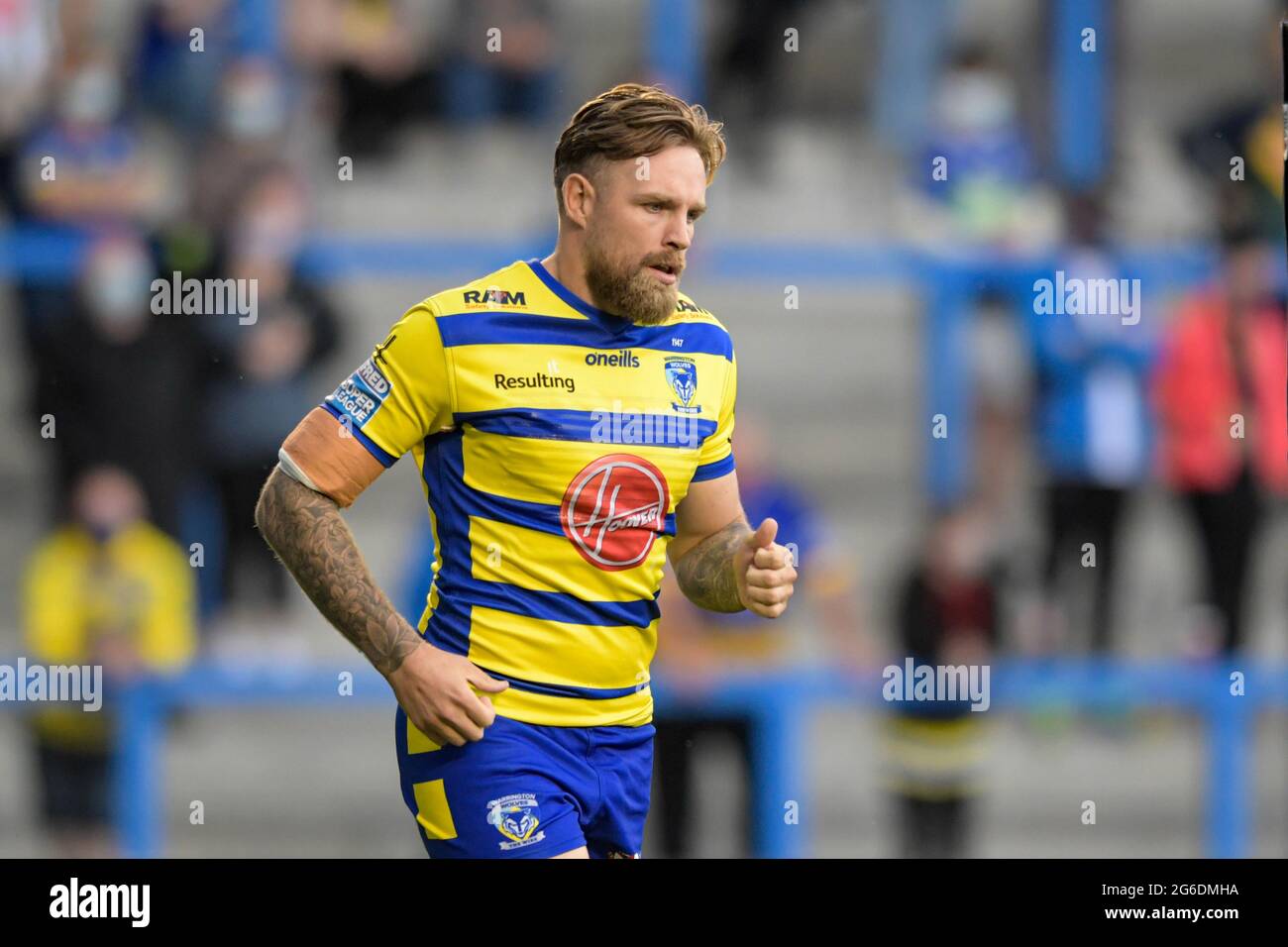 Blake Austin (6) of Warrington Wolves in action Stock Photo - Alamy