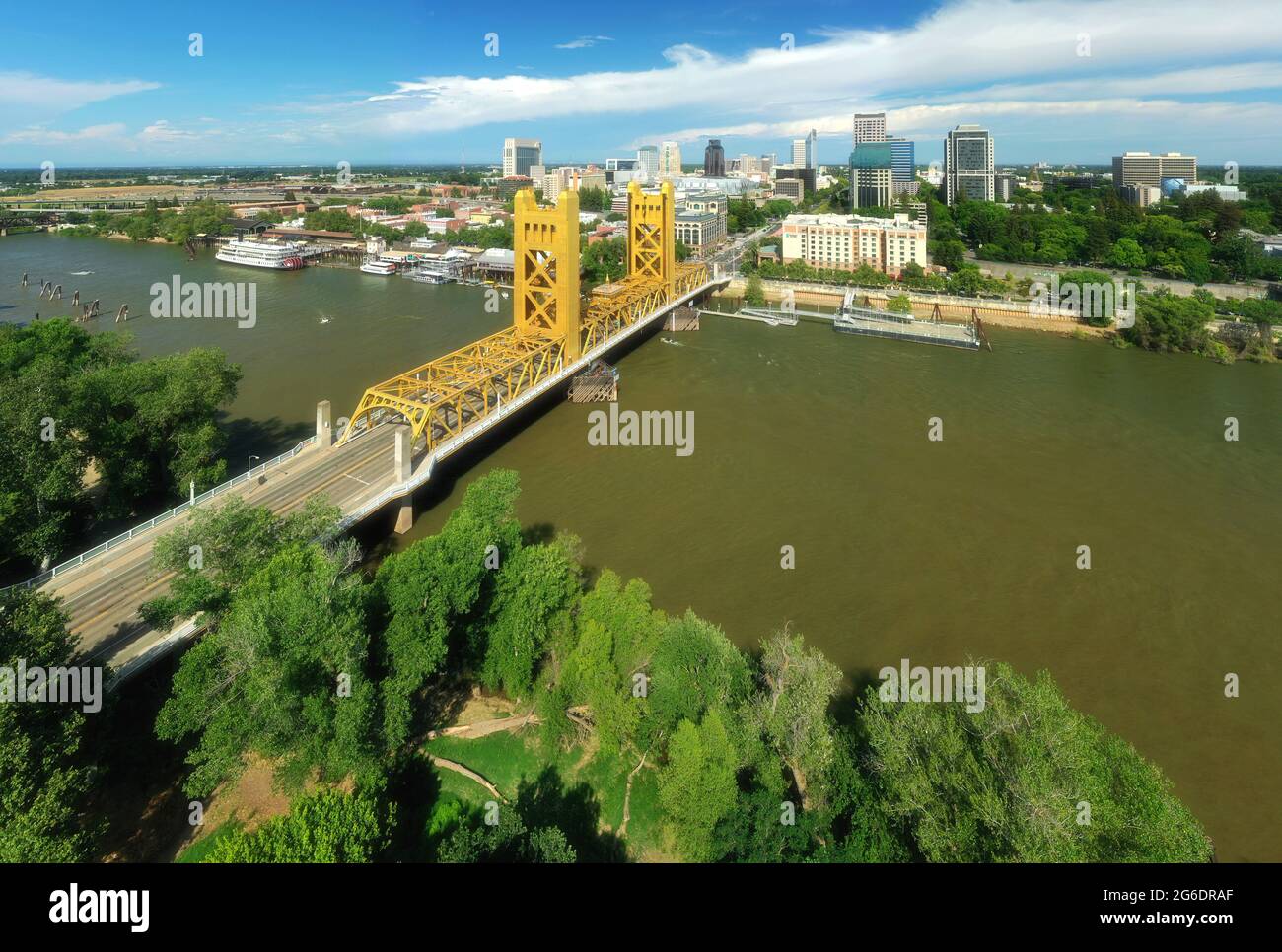 The Sacramento Bridge in the Old Historic Downtown Stock Photo - Alamy