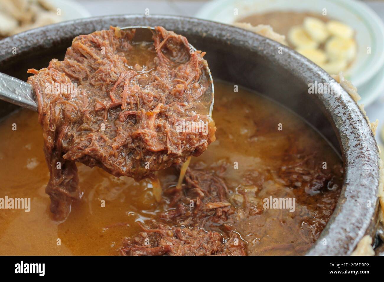 Beef in clay pot hi-res stock photography and images - Alamy