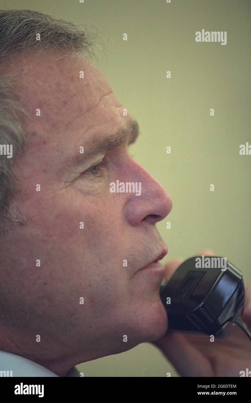 Telephone afghanistan hi-res stock photography and images - Alamy