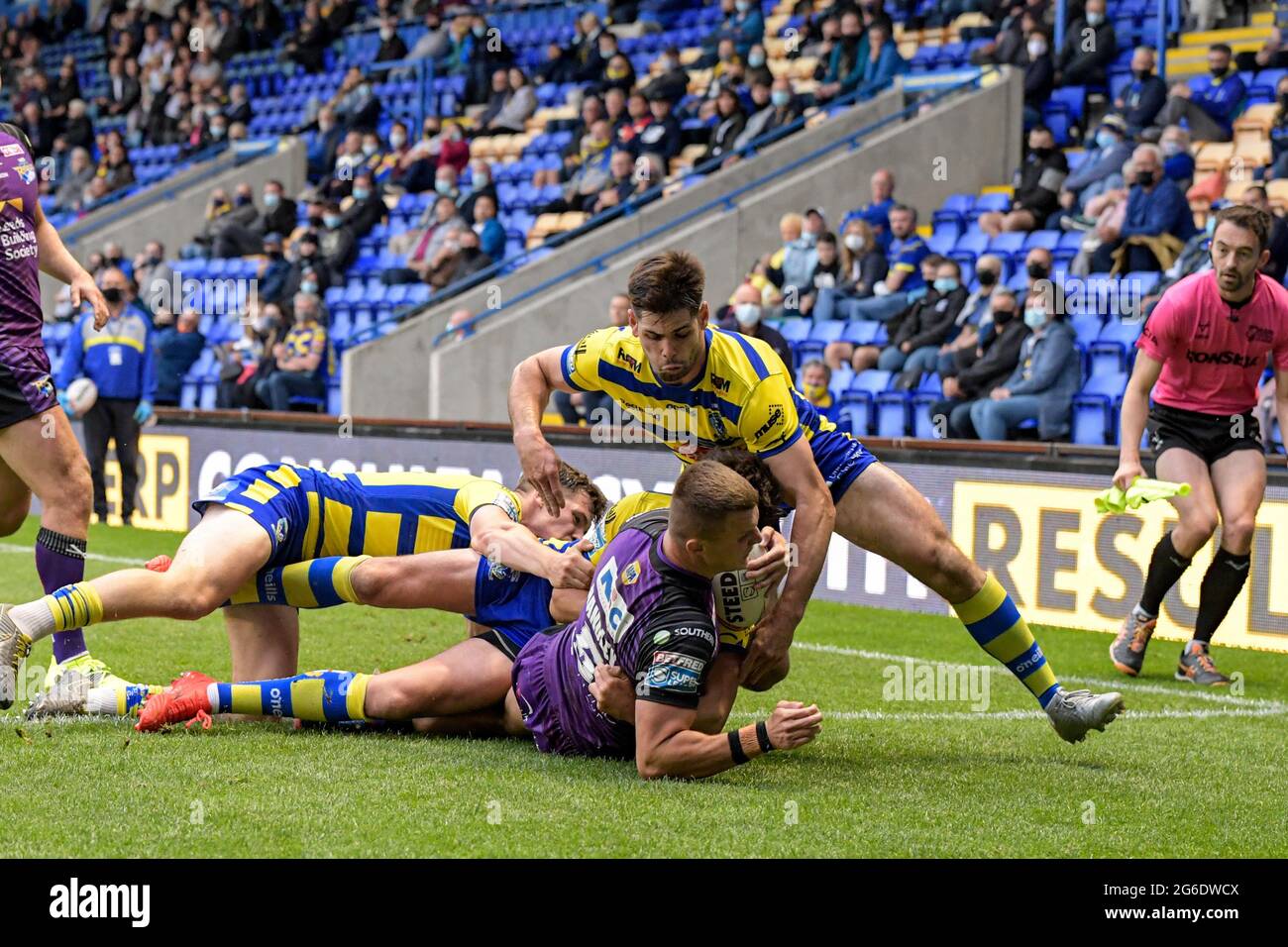 Ash Handley (5) of Leeds Rhinos goes over for a try to make it 6-16 ...