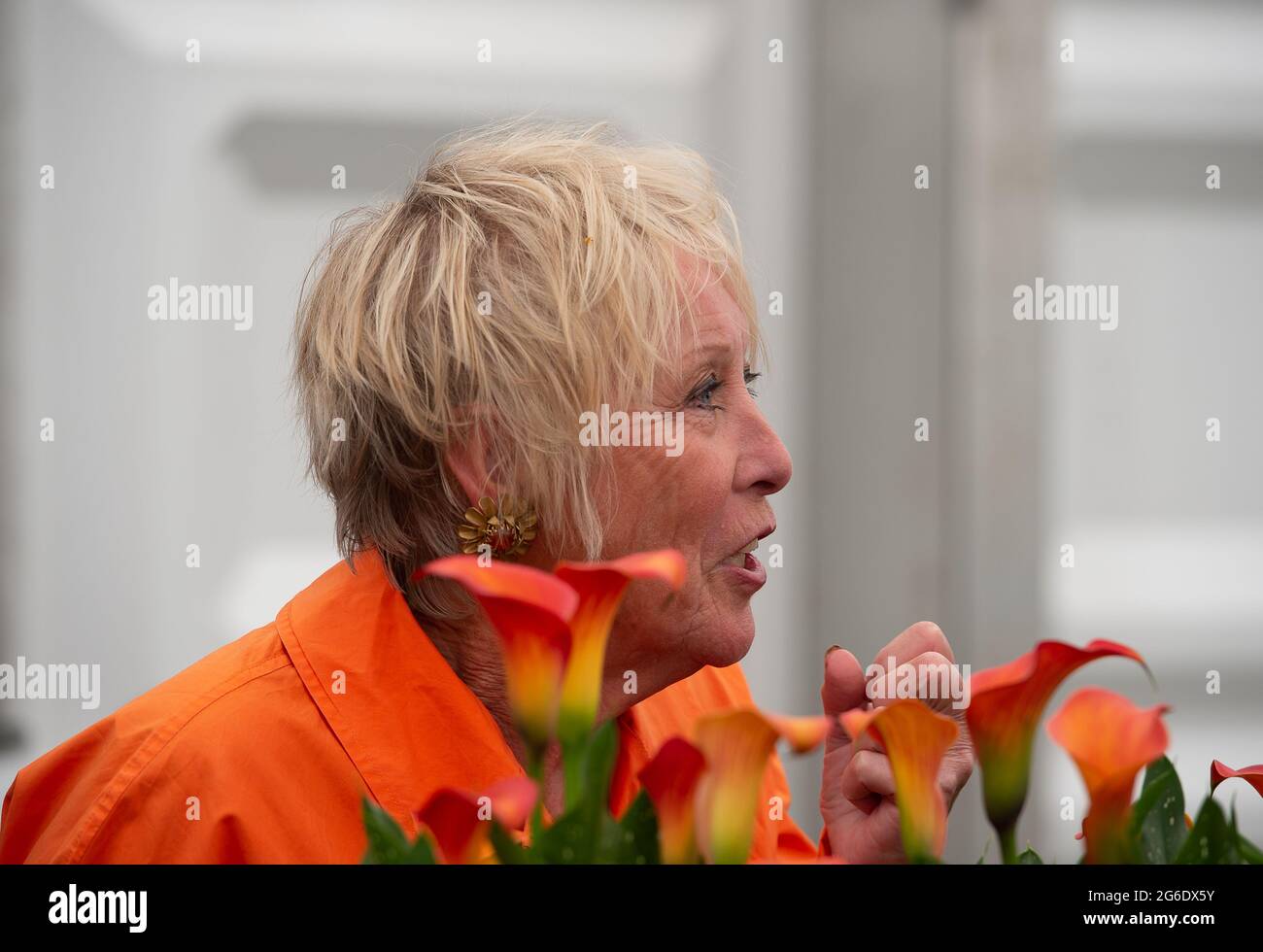 Gardener's world live 2021 hi-res stock photography and images - Alamy