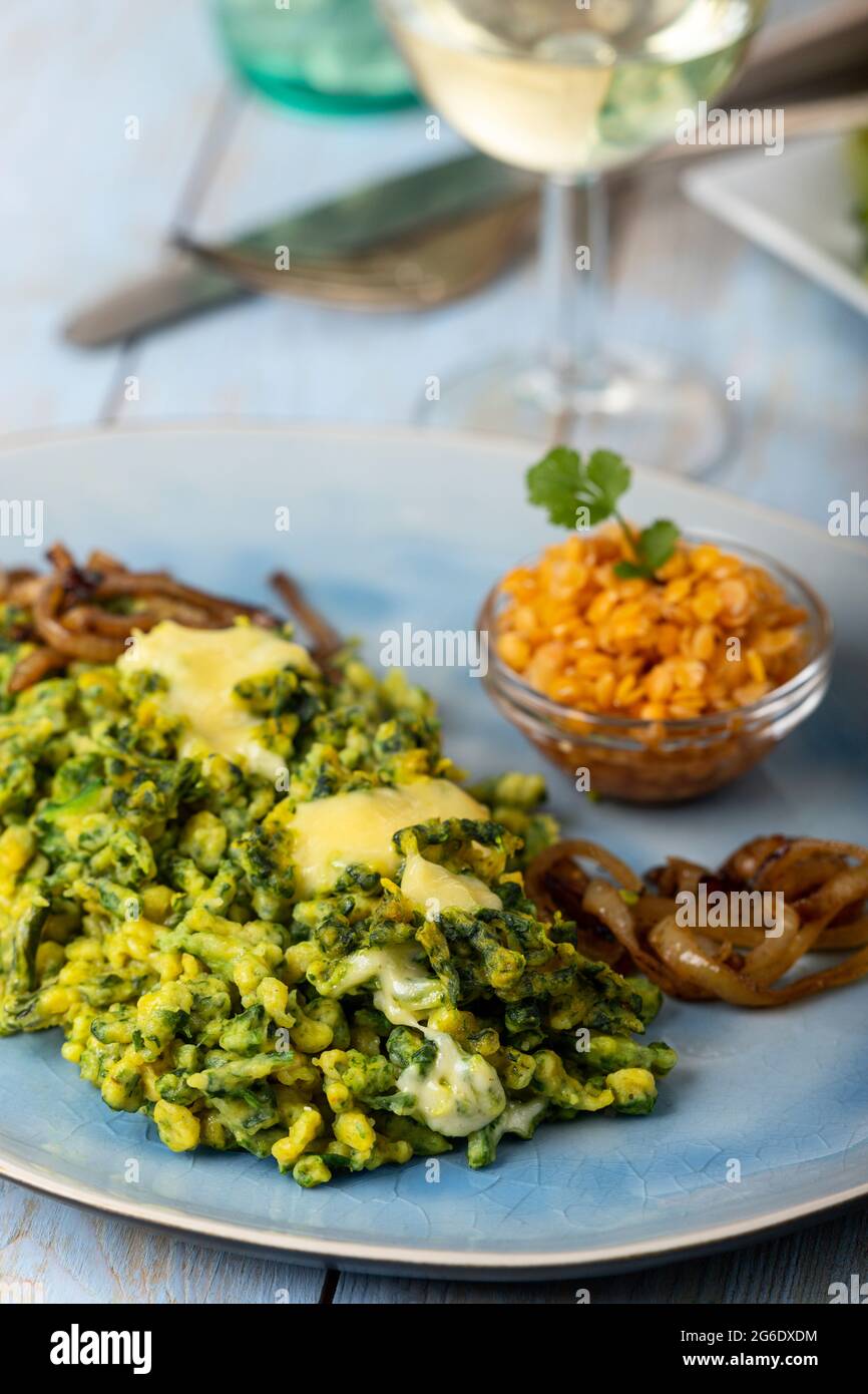 Spinatspaetzle hi-res stock photography and images - Alamy