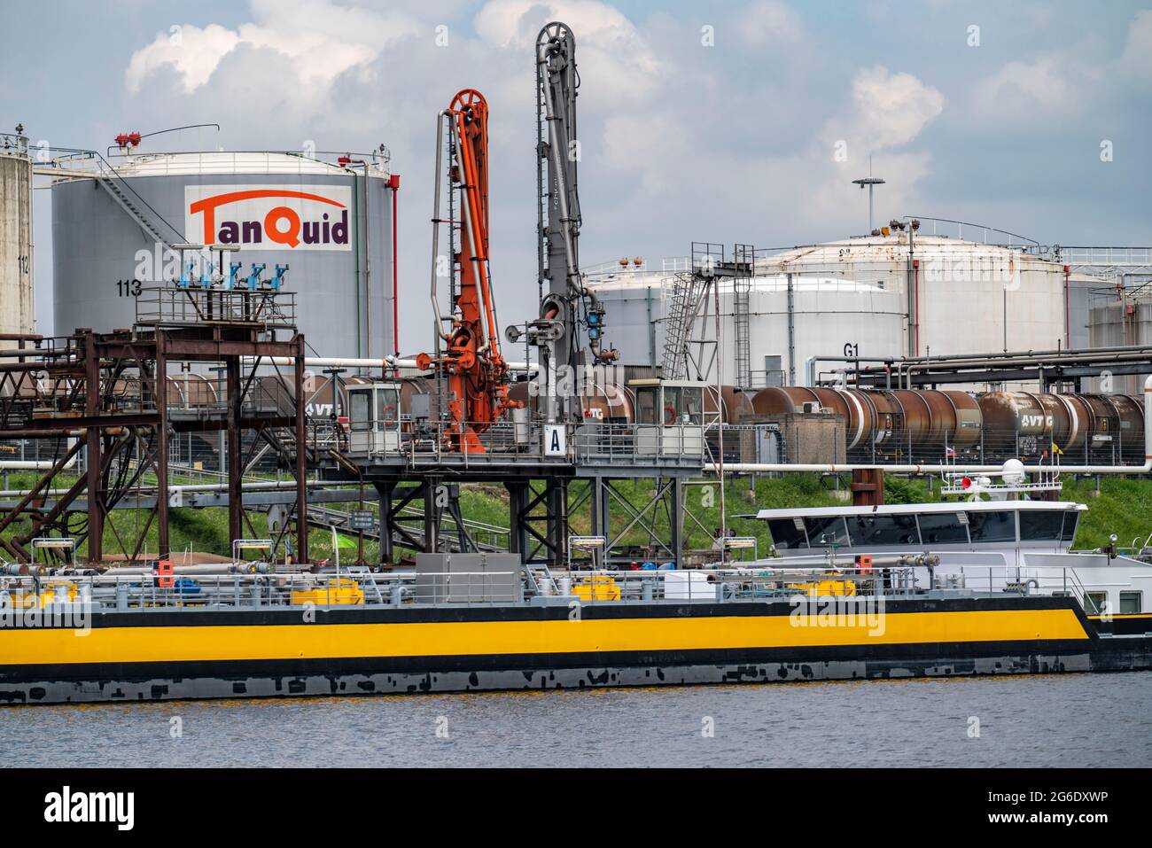 Port basin hi-res stock photography and images - Alamy