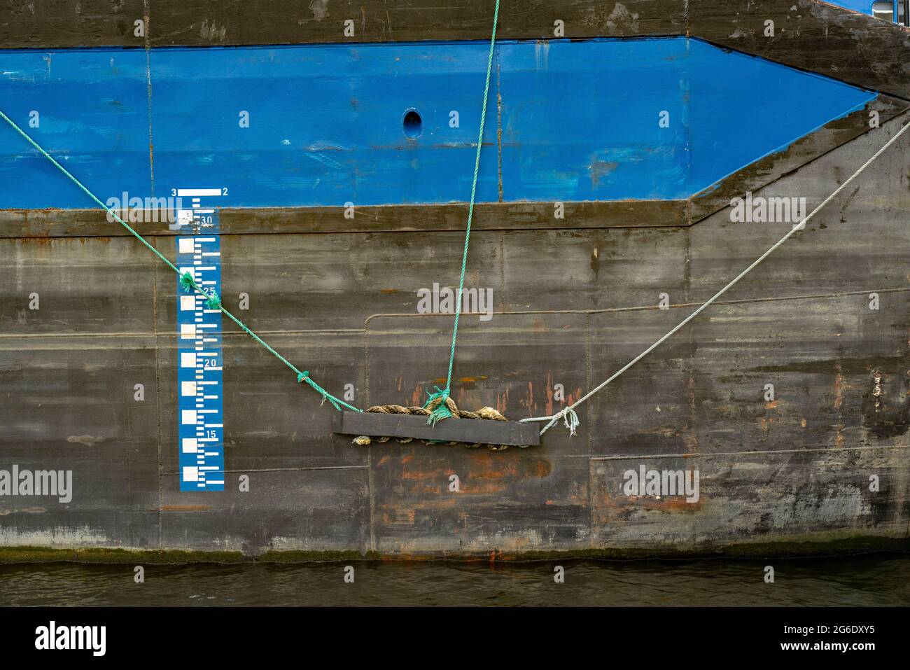 Hull markings on inland vessels, they indicate the draught of the ...