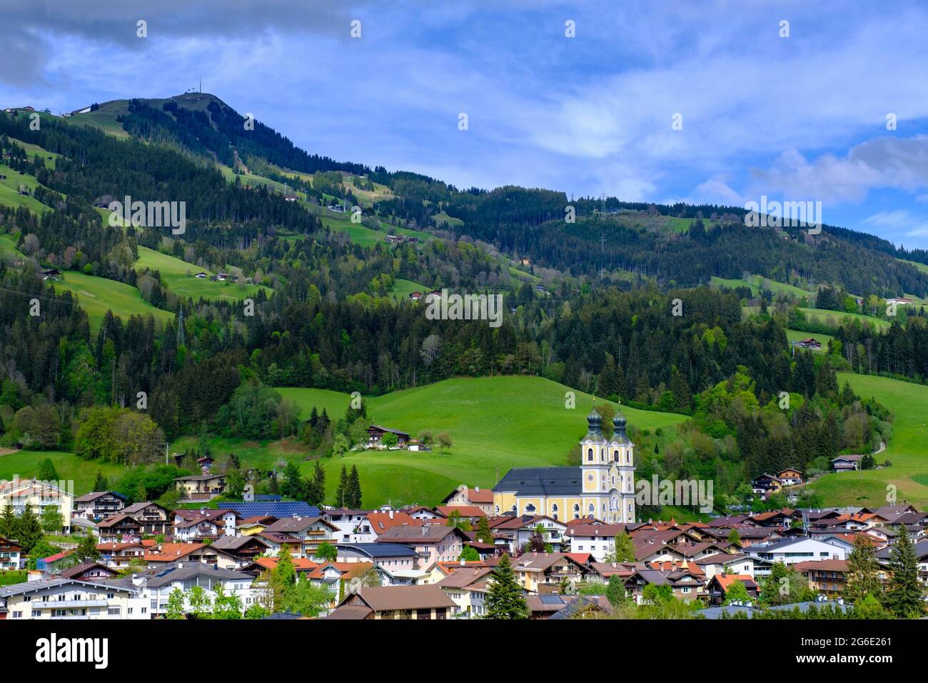 Barockkirche St. Jakob und St. Leonard, Hopfgarten im Brixental, Tirol ...