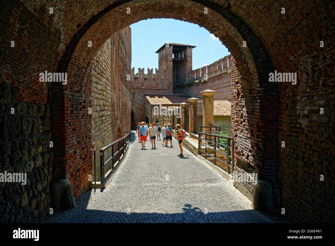 Verona medieval gate hi-res stock photography and images - Alamy