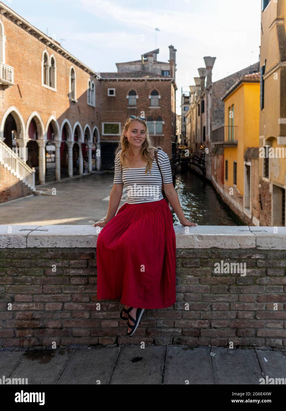 Bridge dress hi-res stock photography and images - Alamy