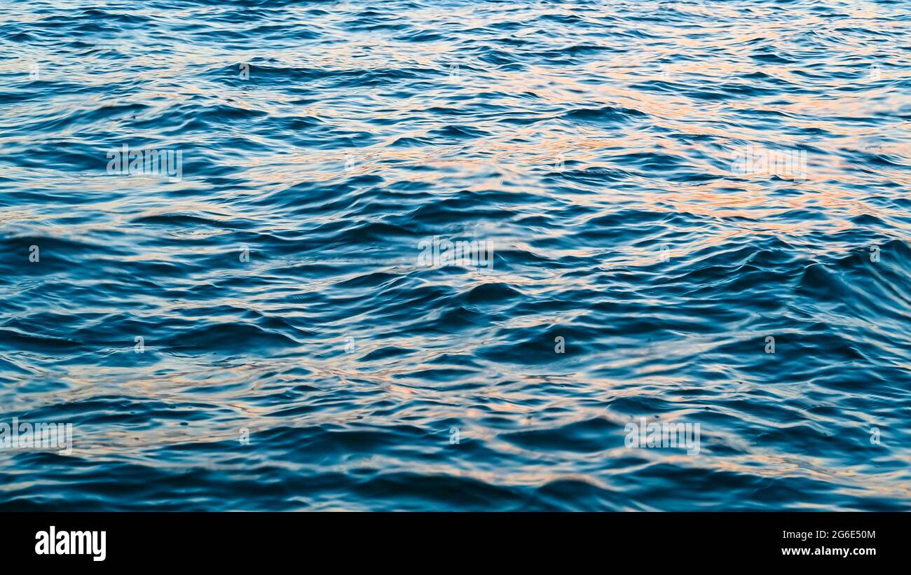 Small ripple waves hi-res stock photography and images - Alamy