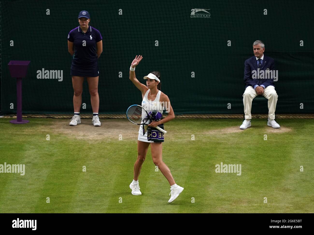 Ajla Tomljanovic Waves To The Crowd After Emma Raducanu Was Forced To