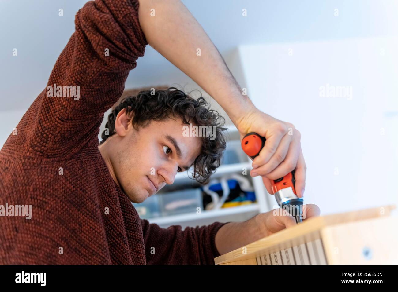 Apartment doing hi-res stock photography and images - Alamy
