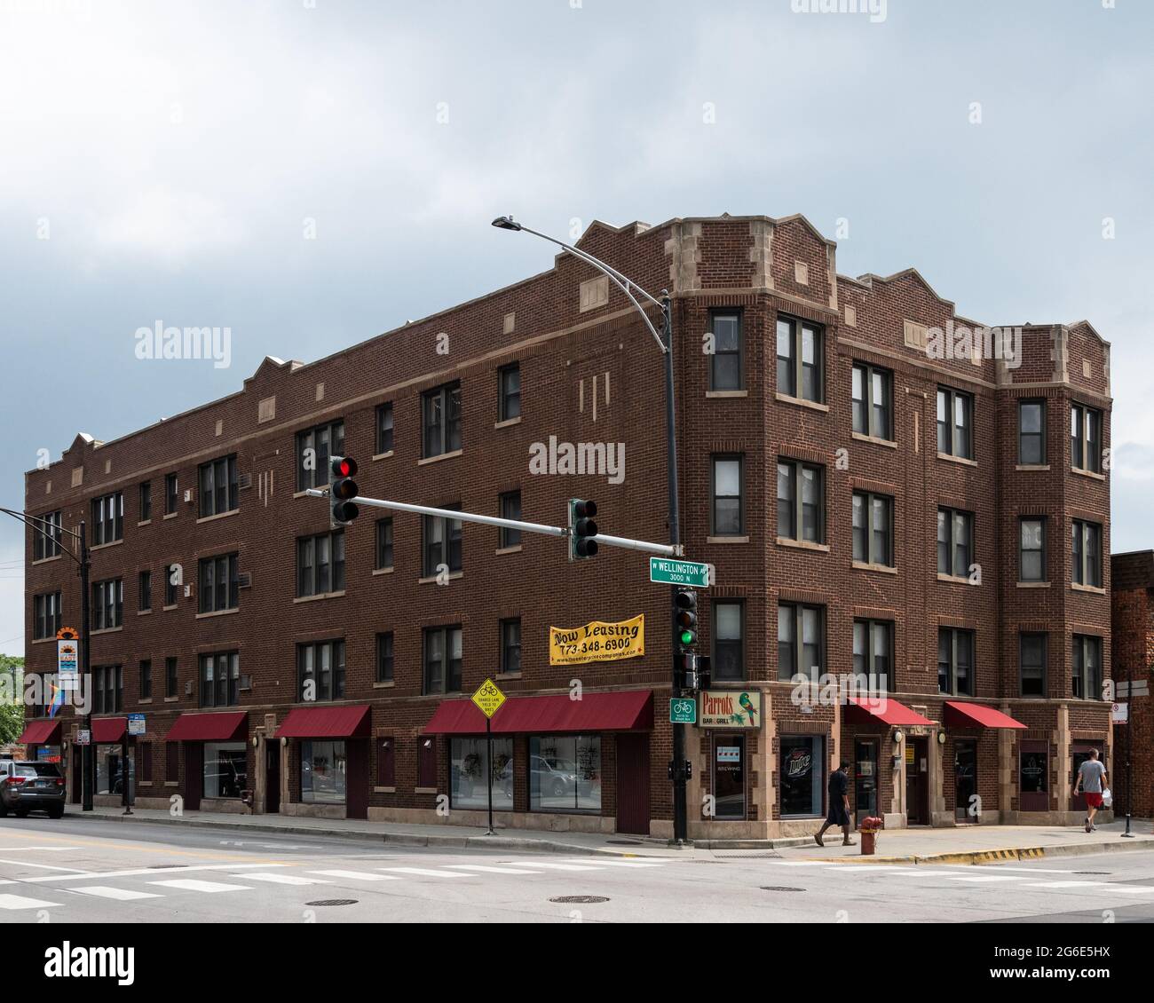 Commercial buildings in the Lakeview neighborhood Stock Photo - Alamy