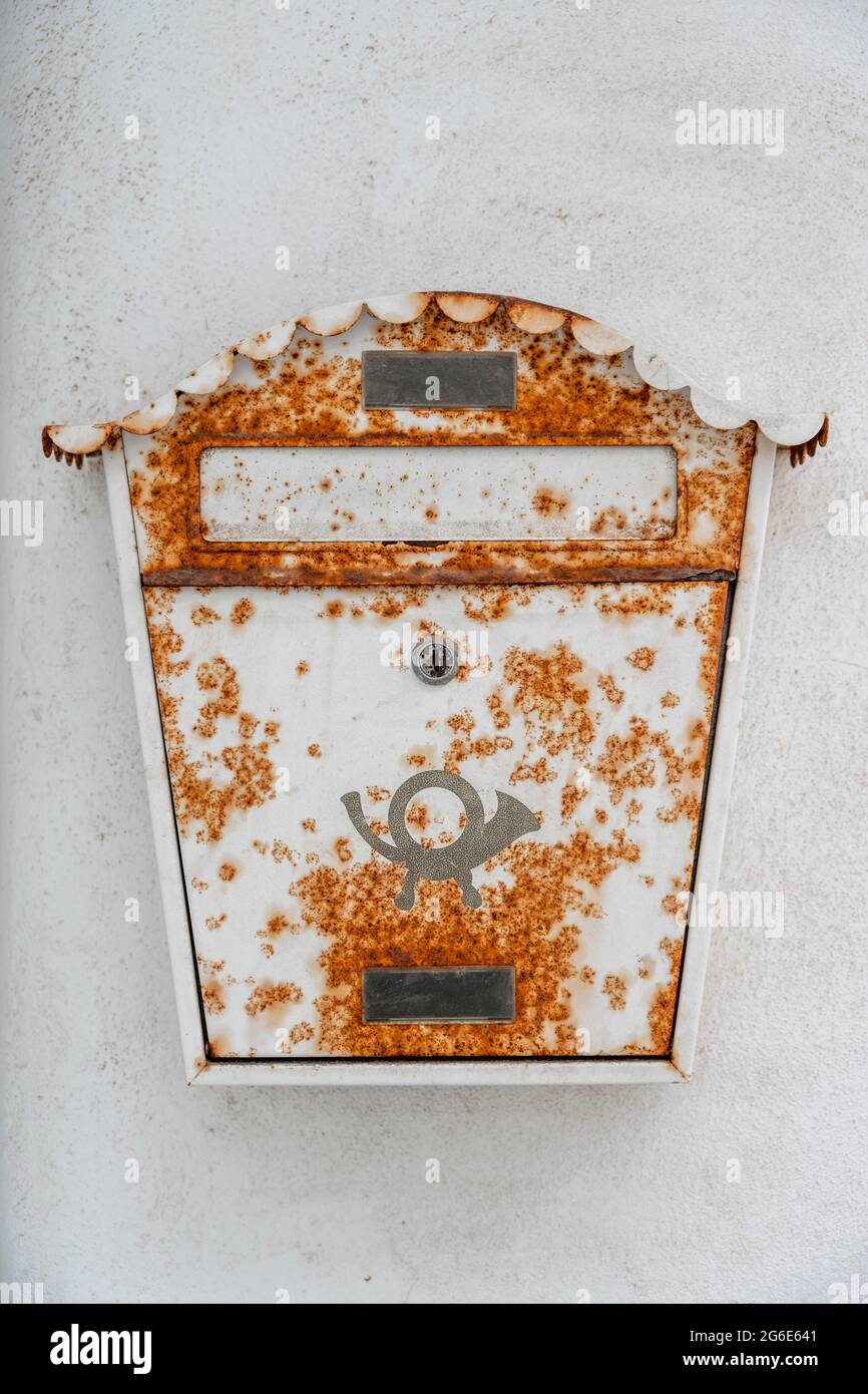 Old rusty mailbox Stock Photo - Alamy