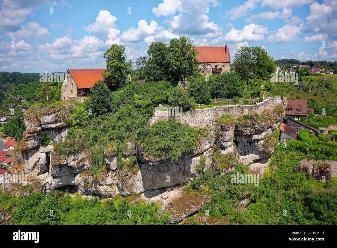Pottenstein Castle with castle museum, hilltop castle, Spornburg ...