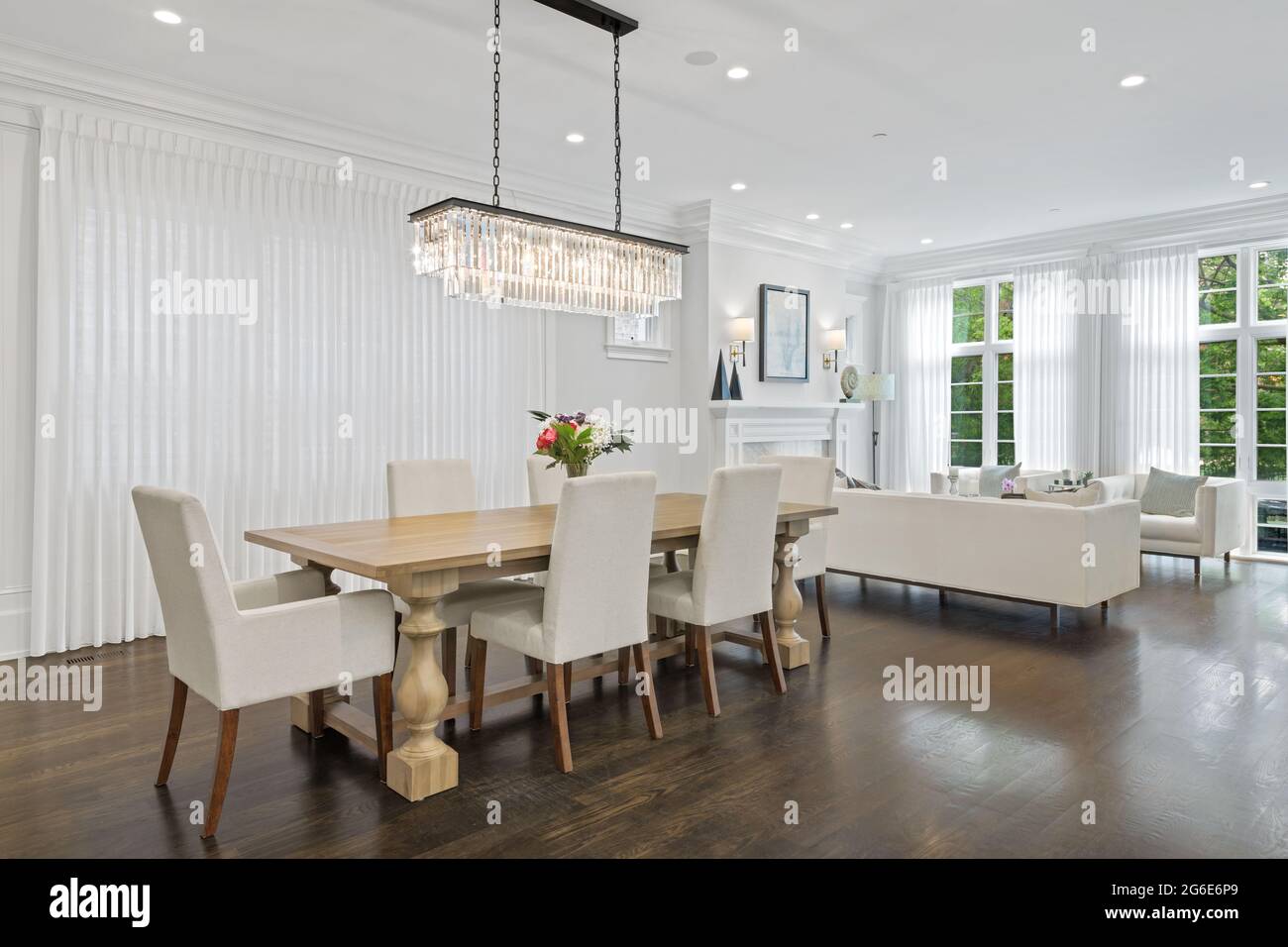 Interior design dining table hi-res stock photography and images - Alamy