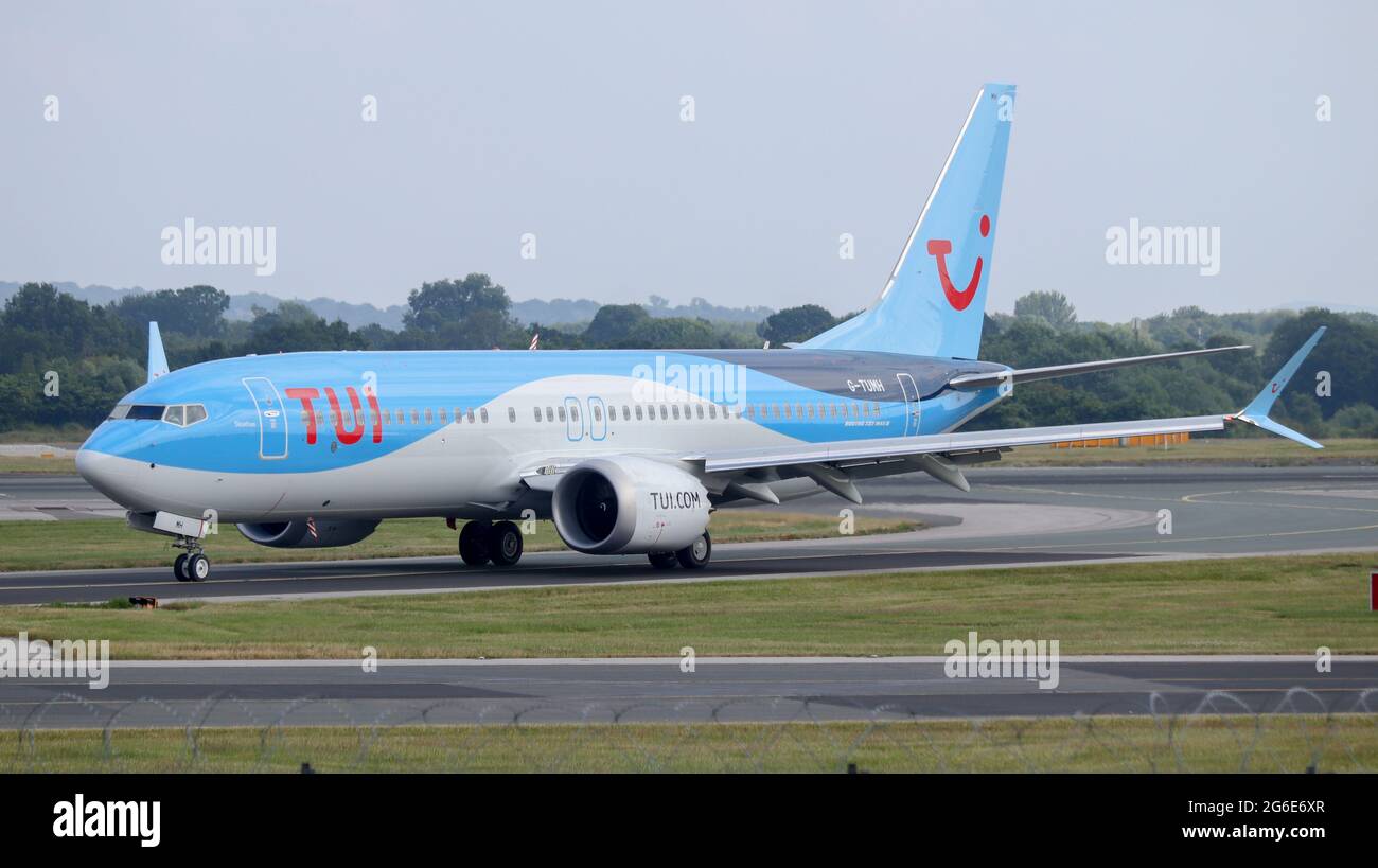 Boeing max 737 tui hi-res stock photography and images - Alamy