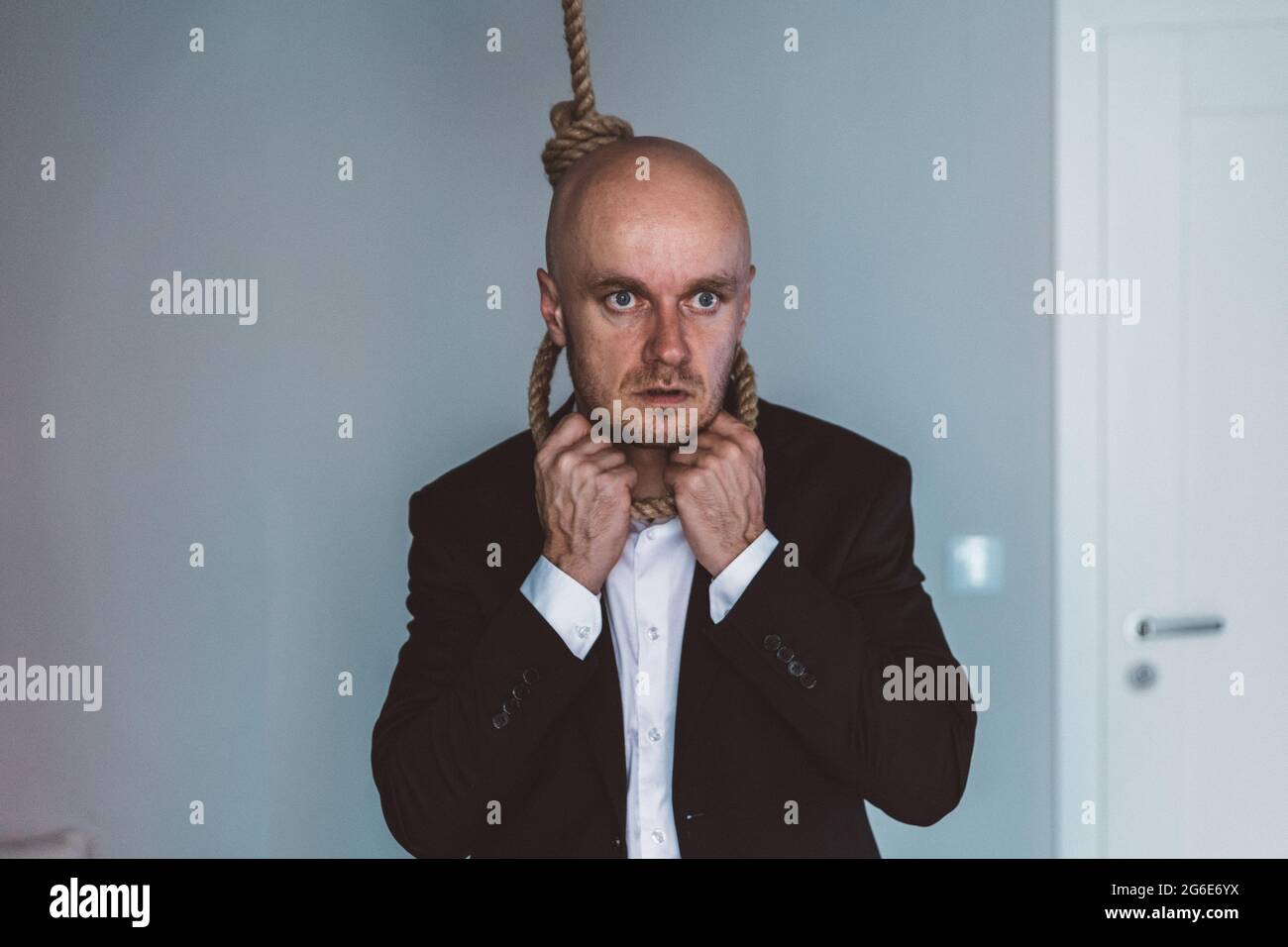 Man noose around neck hi-res stock photography and images - Alamy