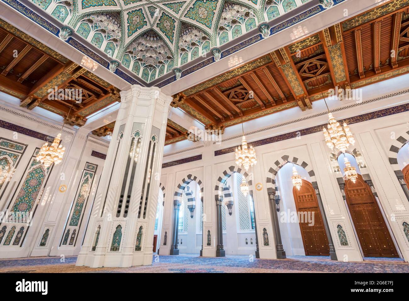 Sultan Qaboos Grand Mosque, Muscat, Sultanate Of Oman Stock Photo - Alamy