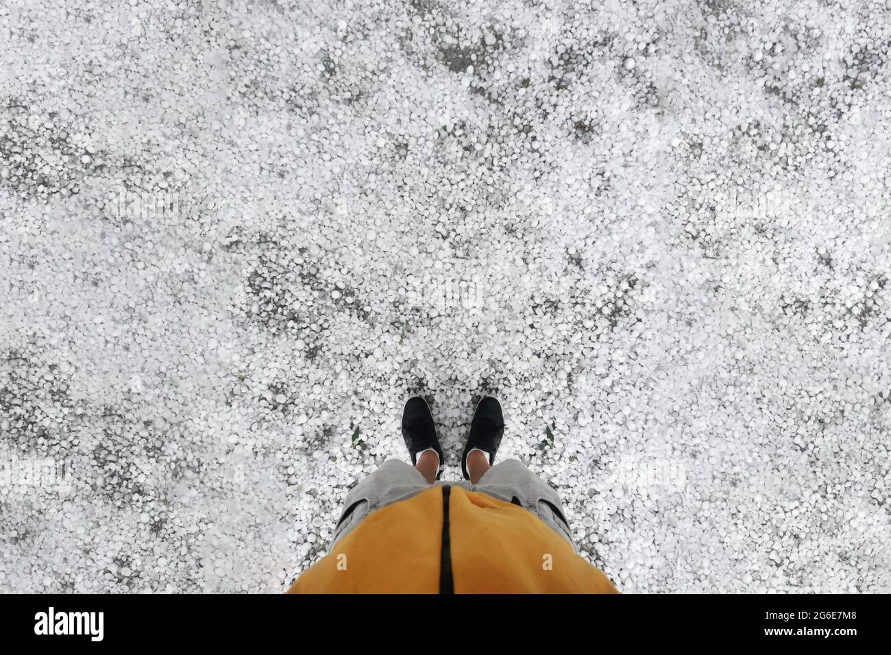 Hailstone hi-res stock photography and images - Alamy