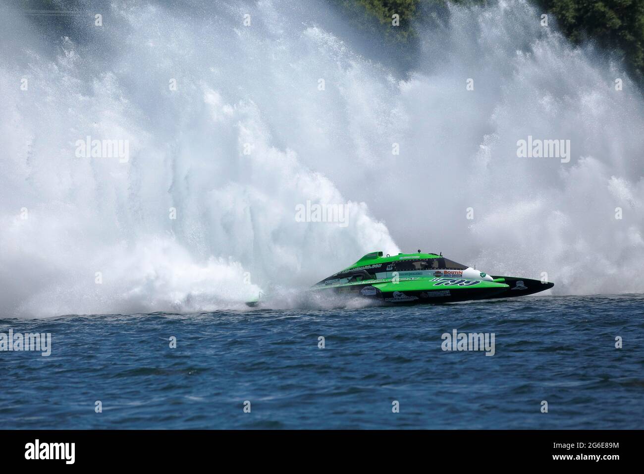 Speed boat race hi-res stock photography and images - Alamy