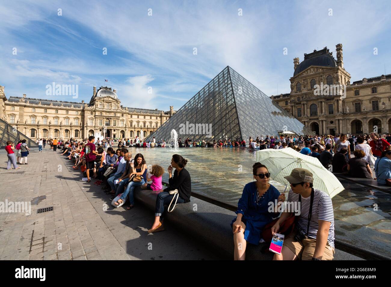 Louvre museum with the Pyramide, Paris, France Stock Photo - Alamy