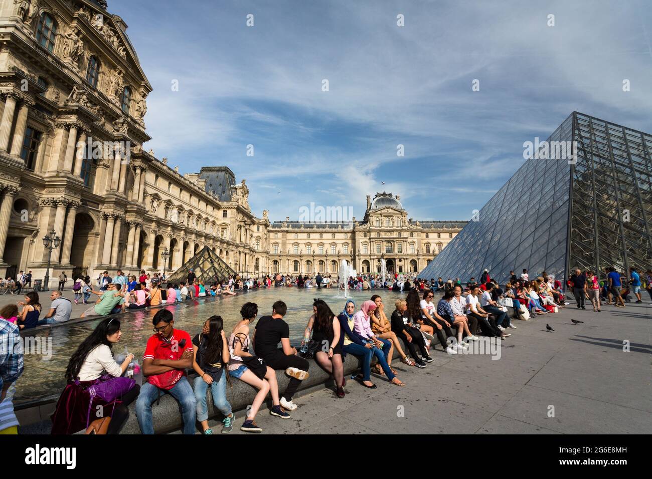 Louvre museum with the Pyramide, Paris, France Stock Photo - Alamy