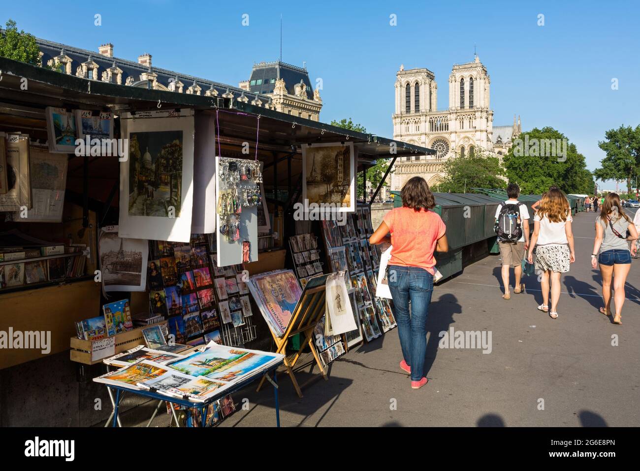 Bouquinistes paris hi-res stock photography and images - Alamy