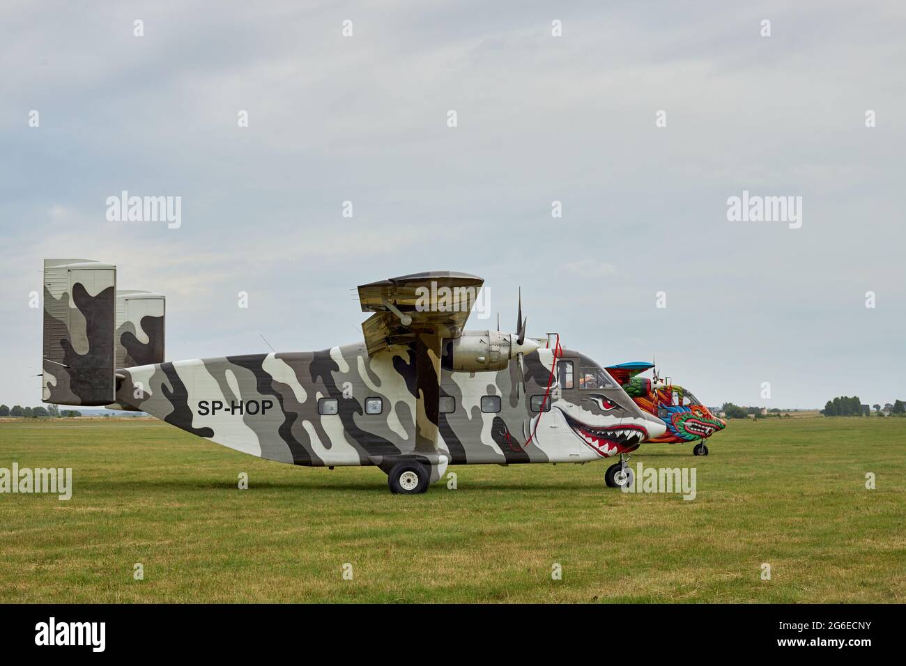 Airplane propeller shark hi-res stock photography and images - Alamy
