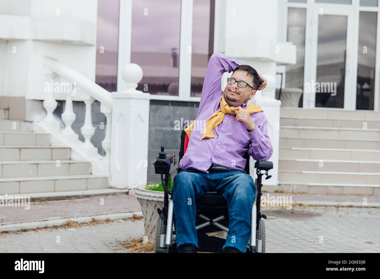 man disabled with wheelchair work business online Stock Photo - Alamy