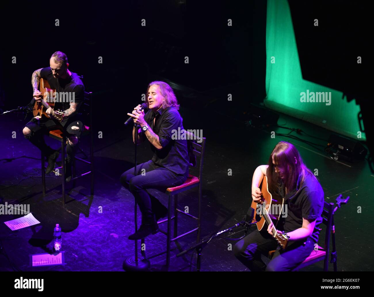 Creed band hi-res stock photography and images - Alamy